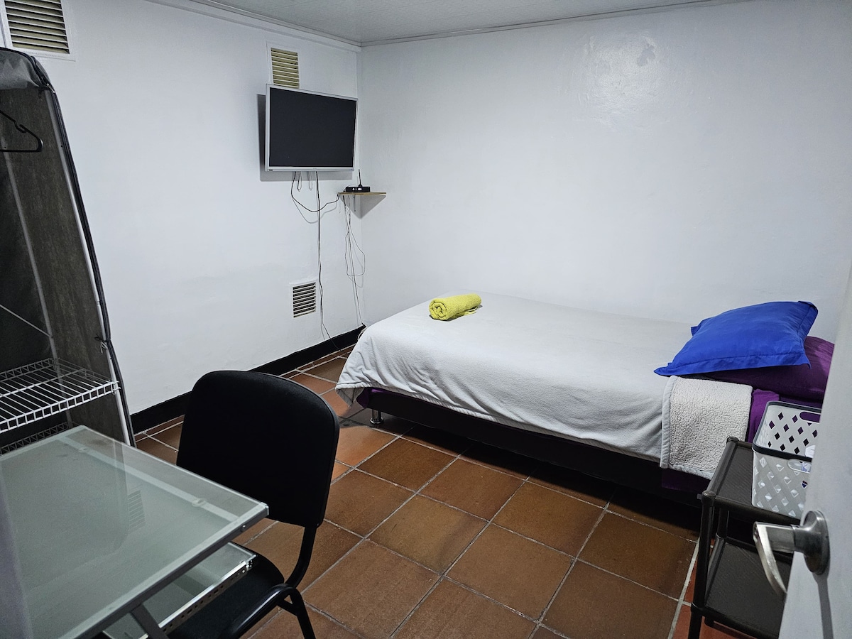 Affordable single room - Houses for Rent in Bogotá, Bogotá, Colombia ...