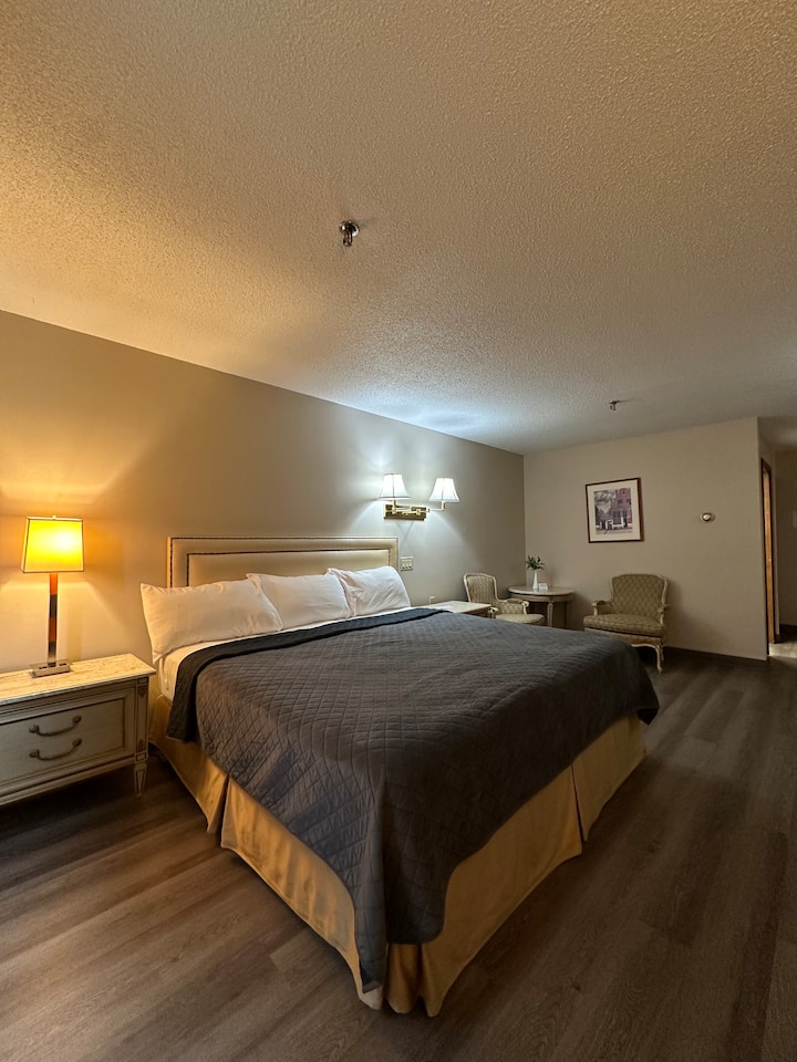 Presque Isle Hotel, Standard King - R7-219 - Presque Isle, ME