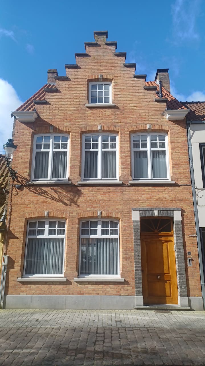 Loue Chambres X2 Pour 4 Personnes Famille Ou Amis - 브뤼허