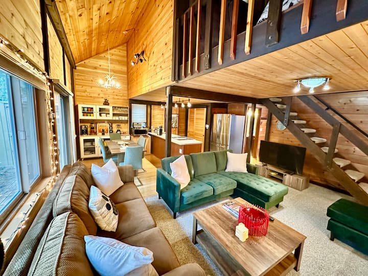 Cozy Cabin Home In Sunriver - Sunriver, OR