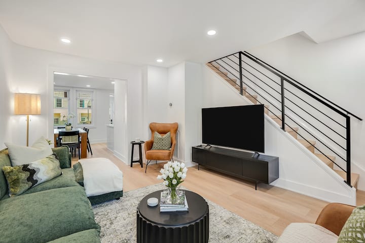 Hull Street Hideaway: Luxury Loft, Harbor Hues - Baltimore, MD