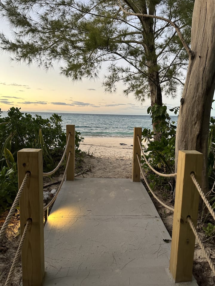 Condo Neuf Avec Piscine Près De La Plage - Nassau