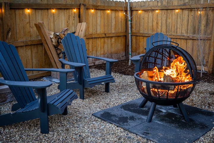 Fireside Family Retreat| Cozy Nights In Cos - Colorado Springs