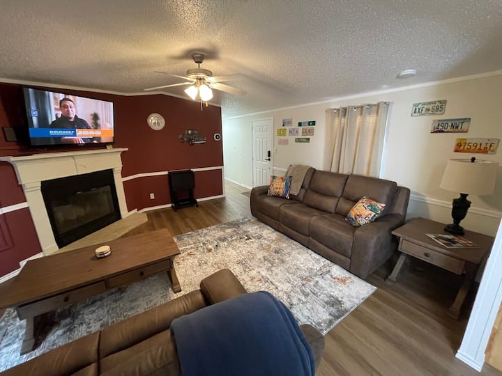 #5 The Route 66 House
Fiber Wifi & Coffee Bar - Odessa, TX