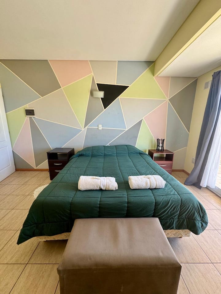 Monoambiente Céntrico Con Balcón -  Con Desayuno - Puerto Madryn