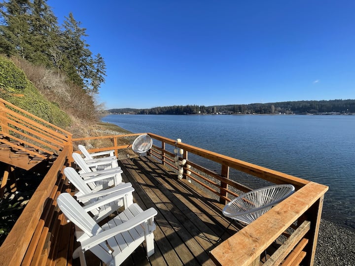 Coastal Lagoon Chalet | Hot Tub, Beach, & Kayaks - Gig Harbor, WA