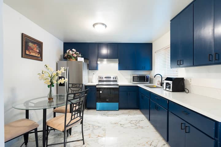 Cozy Elegance - Glendale, AZ