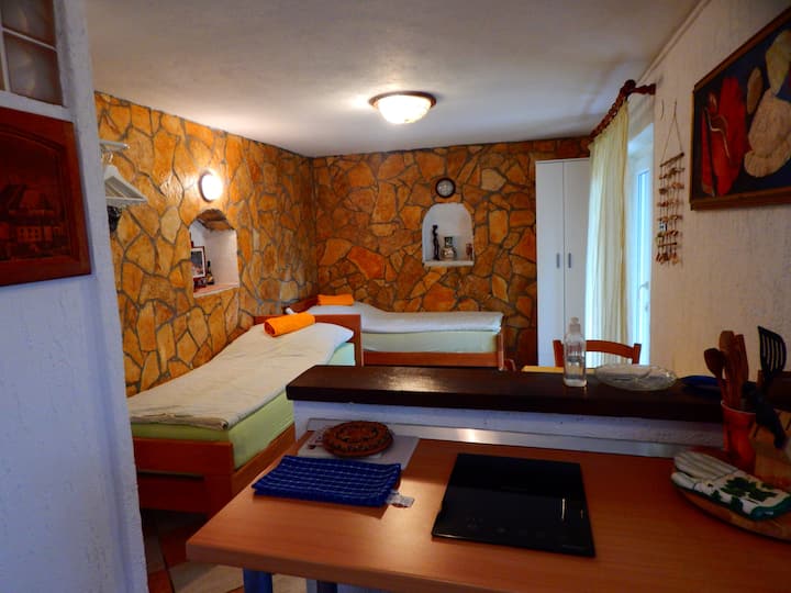 Adrienn Studio Apartment Stari Grad - Stari Grad
