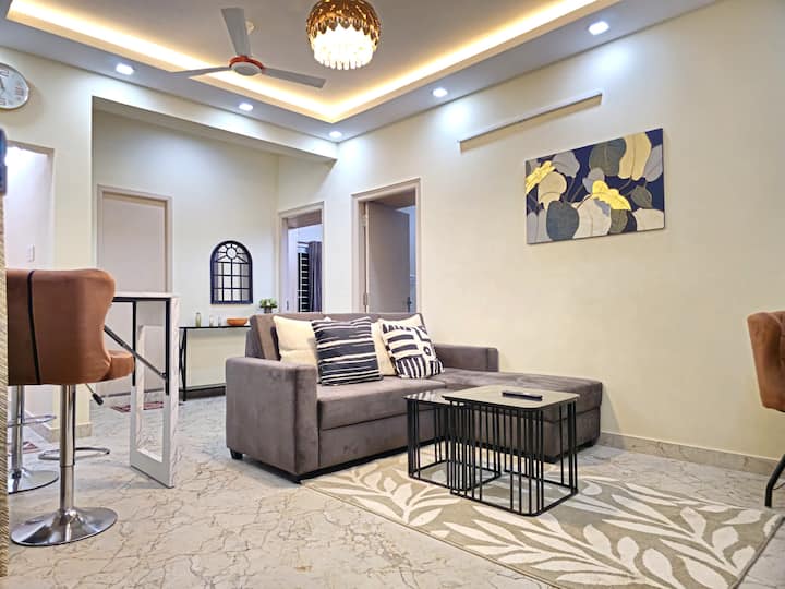 N Elegance - Violet Luxury 2 Bhk Ac In Both Rooms - Bengaluru