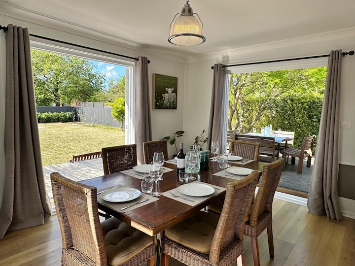 Maple Tree Cottage Bowral. Insta Worthy! - Bowral