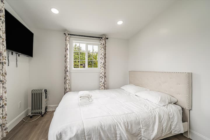 Luxury Suite With Private Bath - Fremont, CA