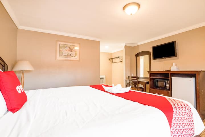 1 Bedroom Apartment | Oyo Hotel Beeville -Us 181 - Beeville, TX