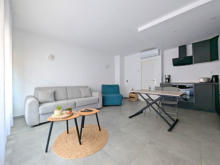 F2 Calme Climatisé à 50 M De La Plage - Les Issambres