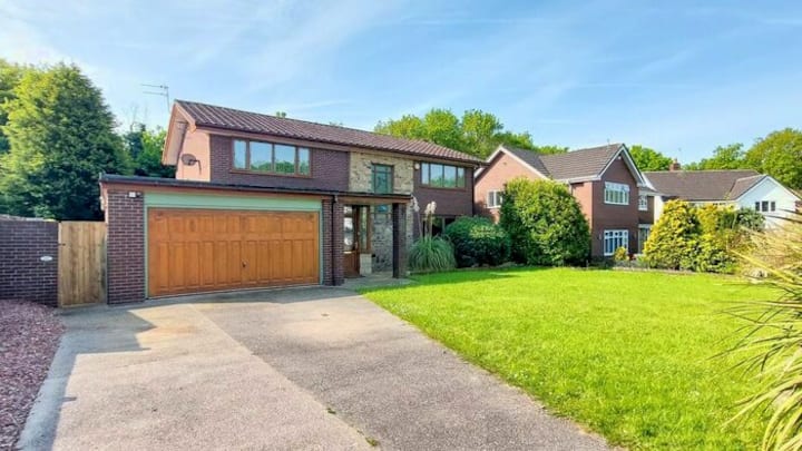 Detached Close To Countryside - Ormskirk