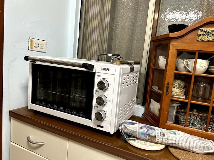 老公寓ㄧ樓+後院直通公園 [老少貓狗咸宜的家庭式] - Tainan City