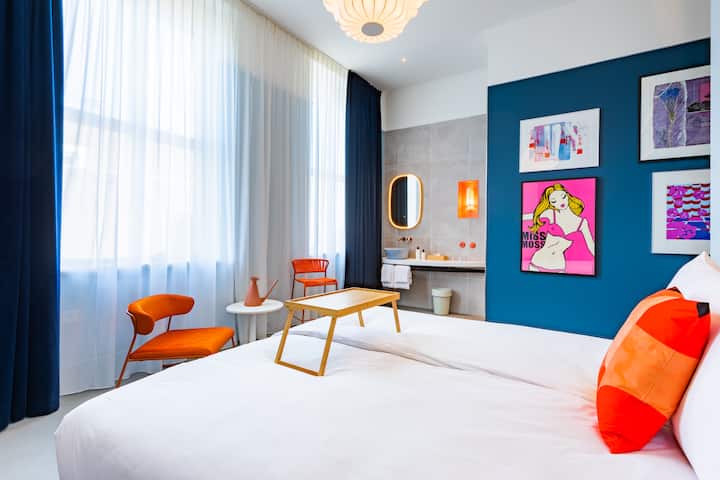 Hotel Vie Via | Large Room - Leeuwarden