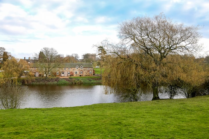 Private Estate | Sleeps Up To 52 - Melton Mowbray