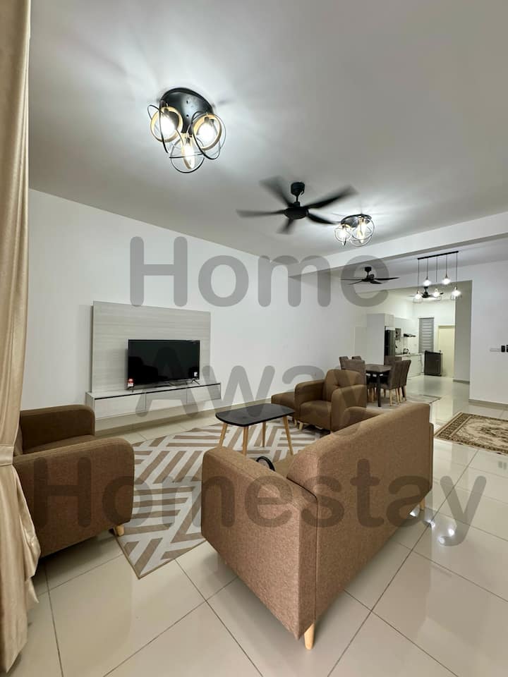 Home Away Homestay - Rantau