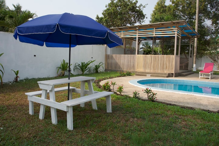 Deluxe Double Room With Queen Bed In A Villa - Ghana
