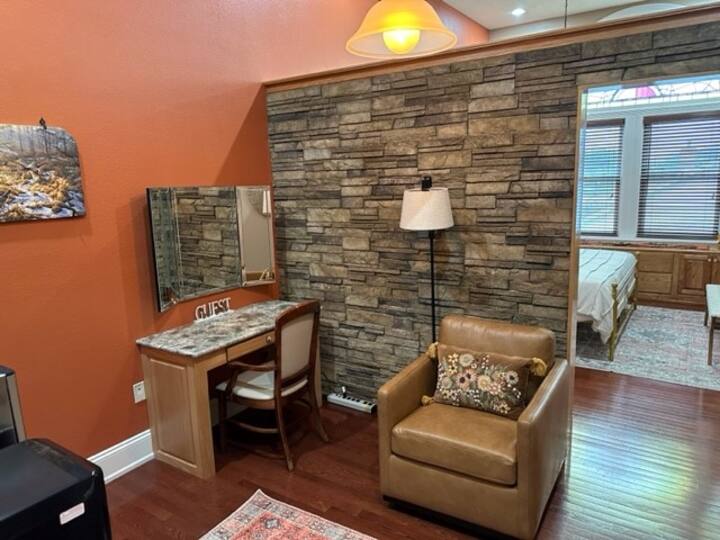 Historic Ridenour Building - Suite #304 - Bedford, PA