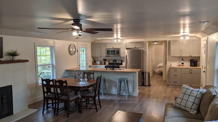 New Riverfront Home On 10 Acres! - Michigan City, IN