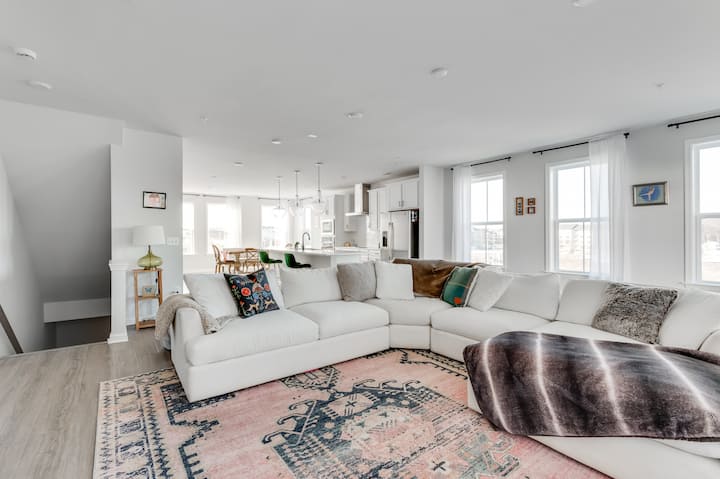 Condo In Glen Allen - Hanover, VA