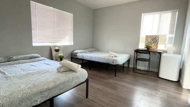 #9, Very Cozy Room With Bath - Fullerton, CA