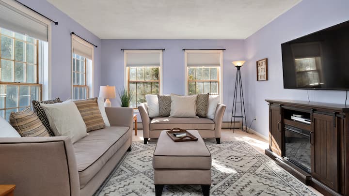 Spacious 4br Central-berkshires Home With Pool! - Lee, MA