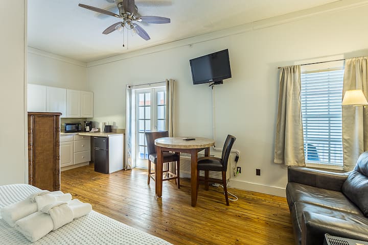 Saint George Inn - Nautilus - St. George Island, FL