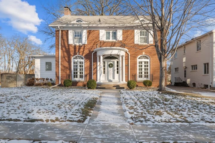 Gorgeous Brick Colonial - Davenport, IA