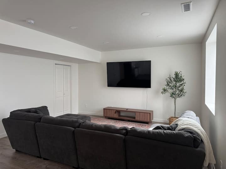 Cozy Provo Basement Apartment - Provo, UT