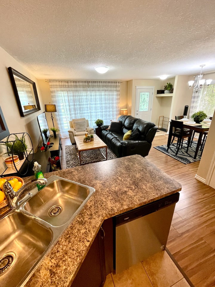 North Central 3 Bdr 1.5 Bath, Garage - St. Albert