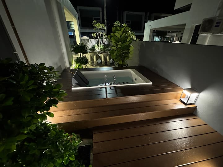 Semi D With Out Door Jacuzzi - Langkawi