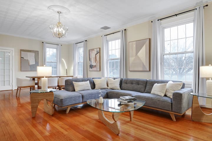 Historic Luxury House With 12 Queen Beds - San Antonio