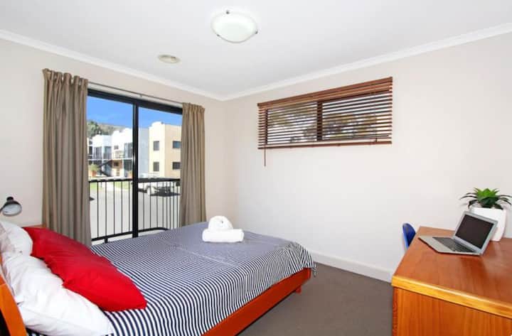 5 Bedrooms Ideal For Work Groups & Family - 譚沃思