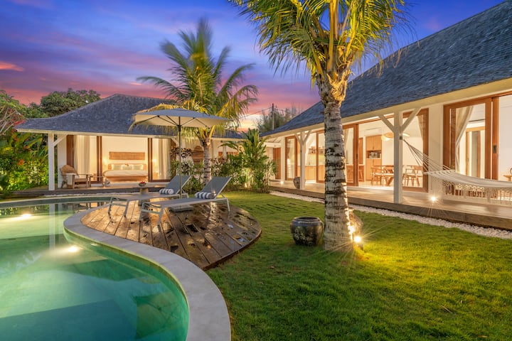 Spacious 3 Br Tropical Villa, In Uluwatu. - Uluwatu