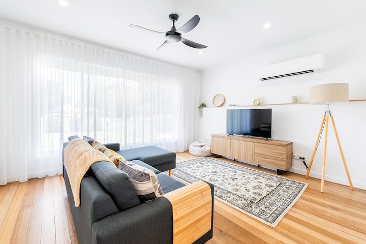 Stylish Stay On Deakin + Bungalow- Mildura - Mildura