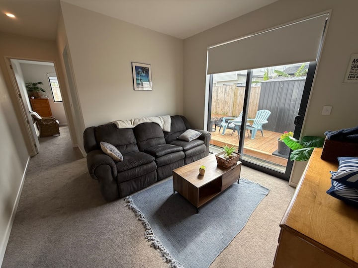 Long Bay Seaside Apartment - Auckland