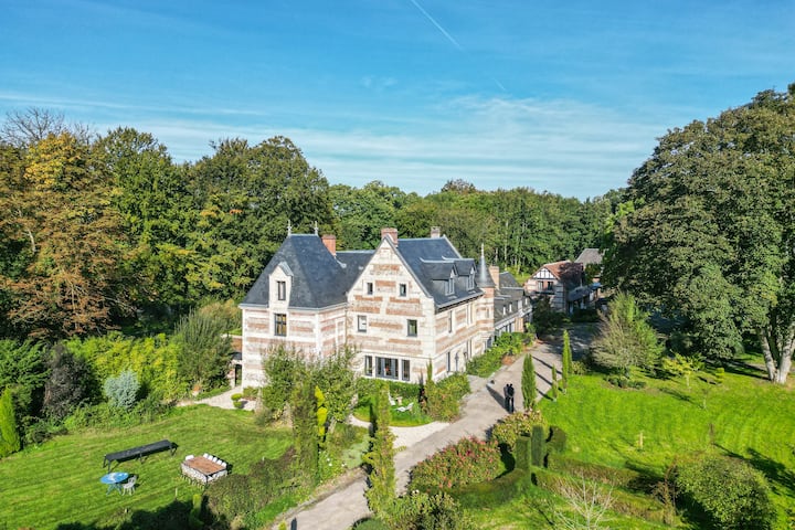 Château D'étretat - Les Demoiselles à Versailles - Étretat