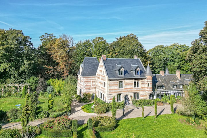 Château D'étretat - Les Demoiselles à Versailles - Étretat