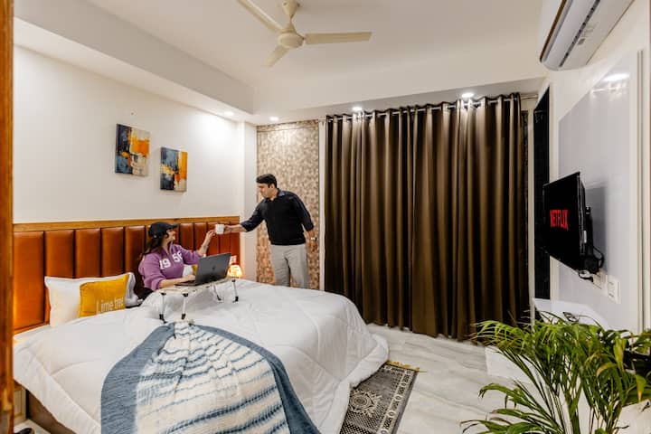 Comfy Luxury 2bhk Service Apartment Artemis Sec-52 - Gurugram