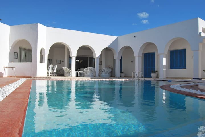 Maison Spacieuse Avec Piscine - Djerba