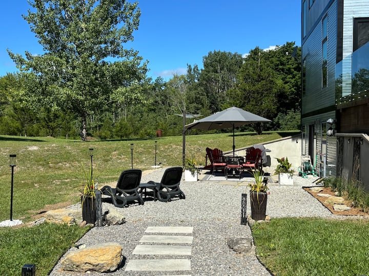 La Vie Est Belle - Prince Edward