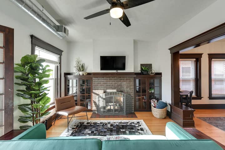 Historic Charm And Treetop Views - Omaha, NE