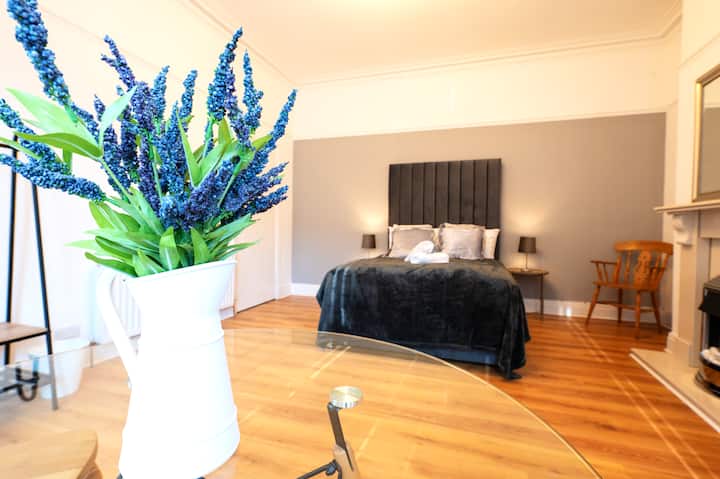5-bed Home @ Newcastle Upon Tyne - Newcastle upon Tyne