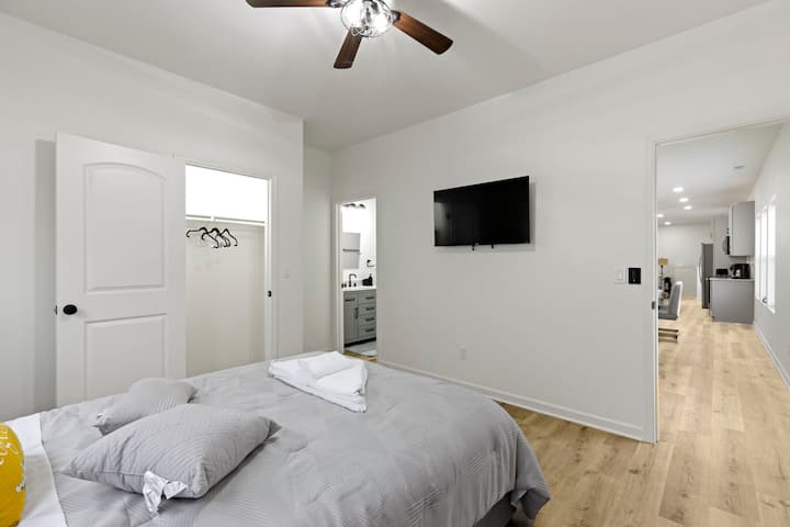 Luxury Indy 1bedroom-wembley - Indianapolis, IN