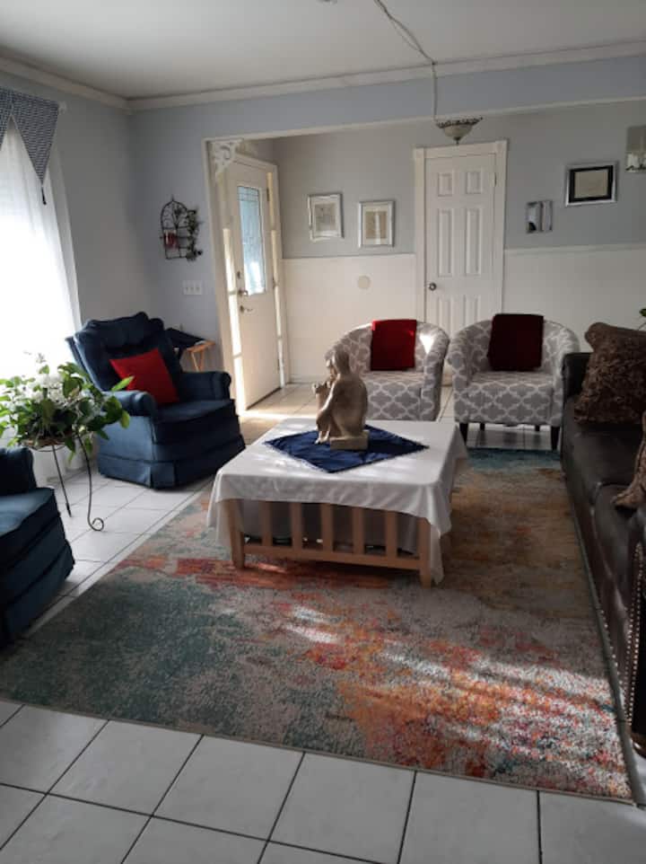 Charming Grandma’s House - Austin, TX