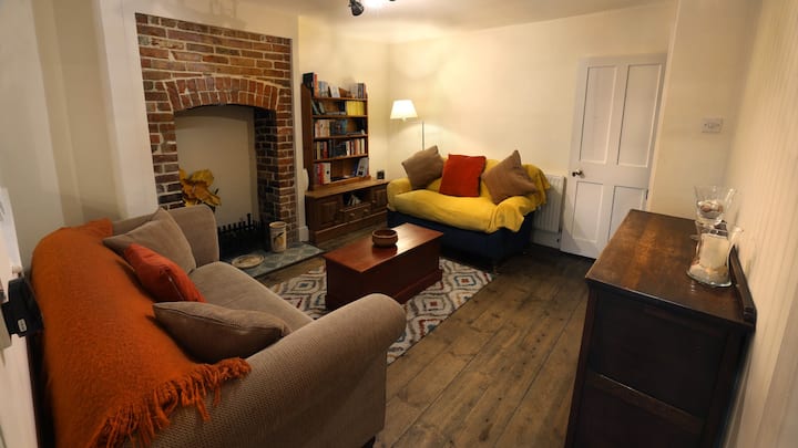 Charming 2br Edwardian House In Market Town - 크류케른