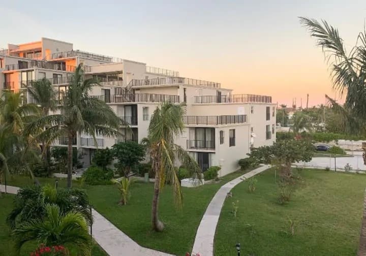 Beach Side Coral Beach Condo Freeport Gb - The Bahamas