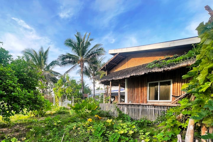 Entire Beach House: Fan + Aircon + Hotshower +Wifi - Philippines